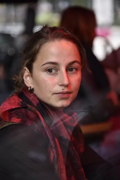 Anne-Claire Brelle, comédienne, metteuse en scène et dramaturge – Rouge ...